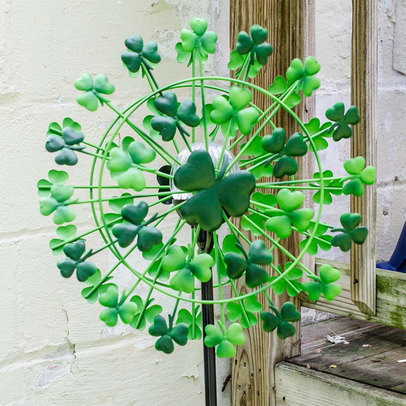 Shamrock Solar powered garden spinner / OI557